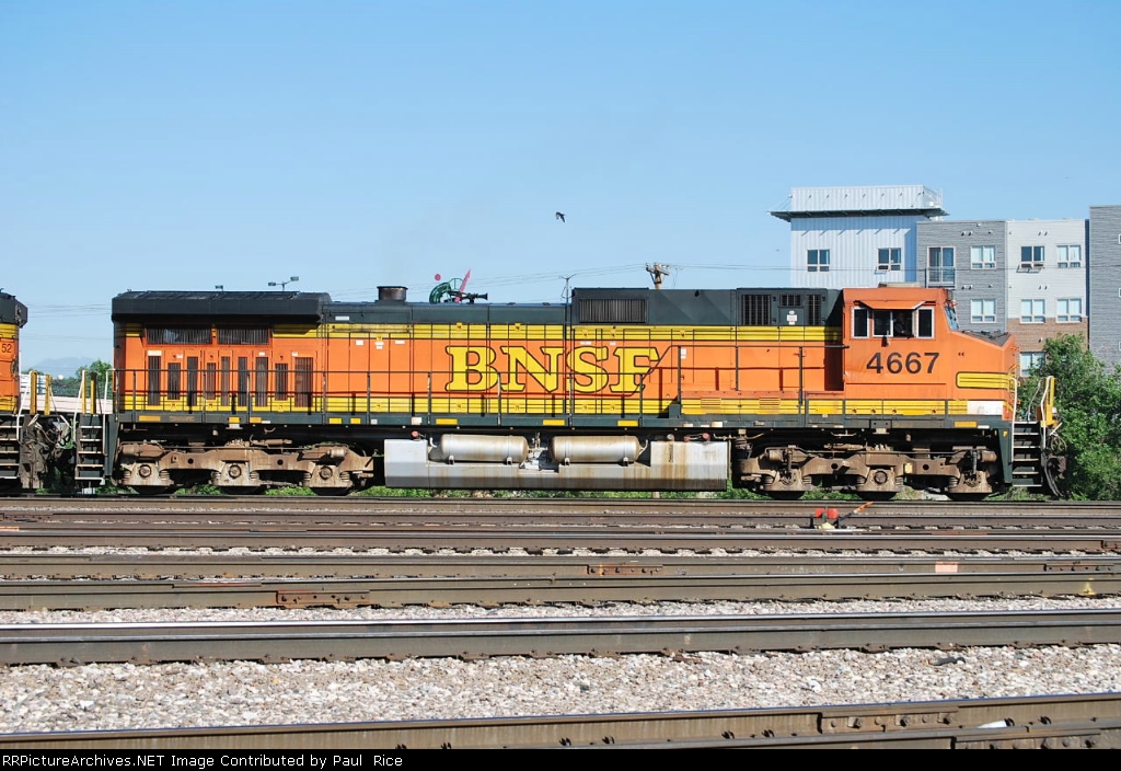 BNSF 4667